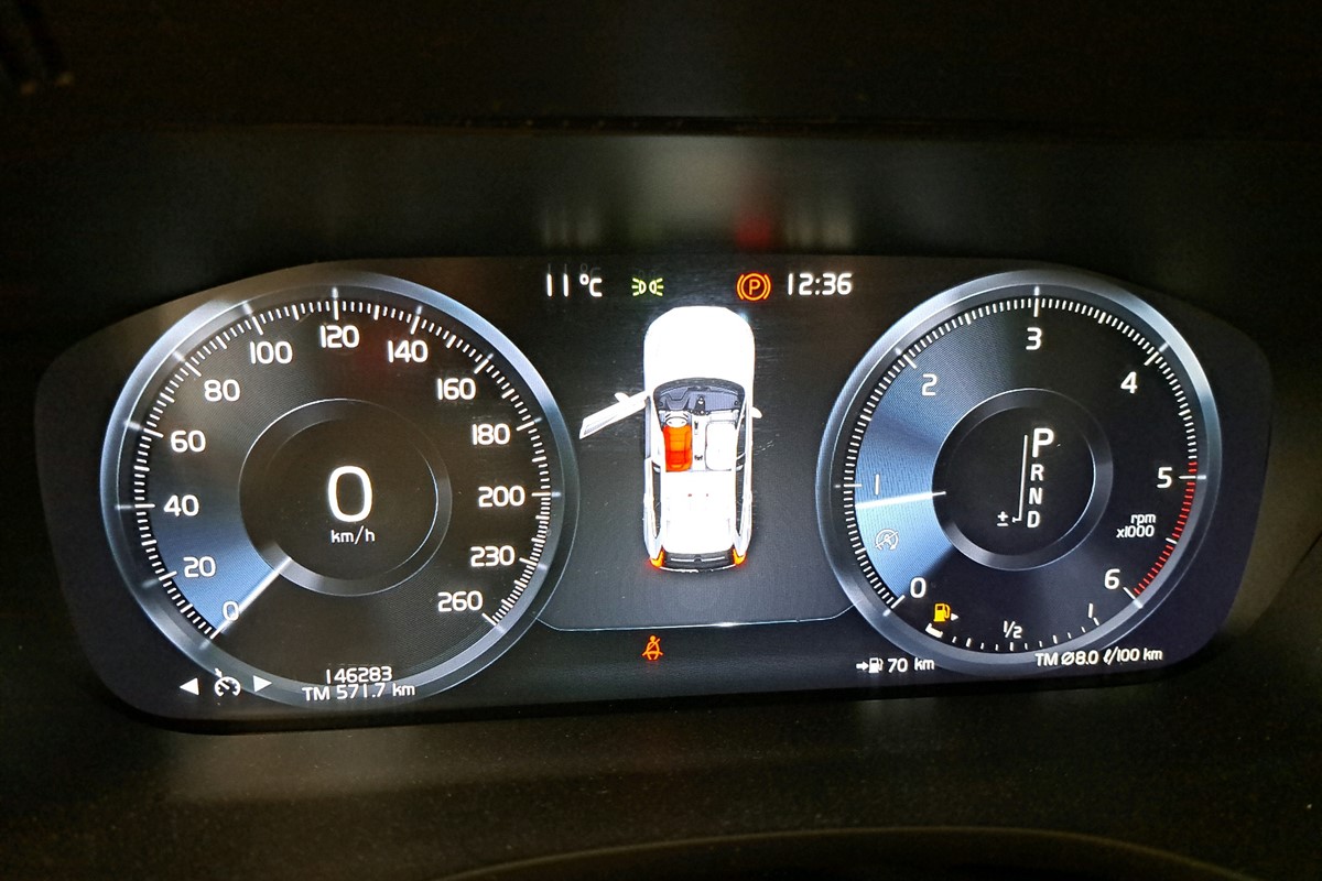 Volvo XC60 D4 BUS 4M BA J19